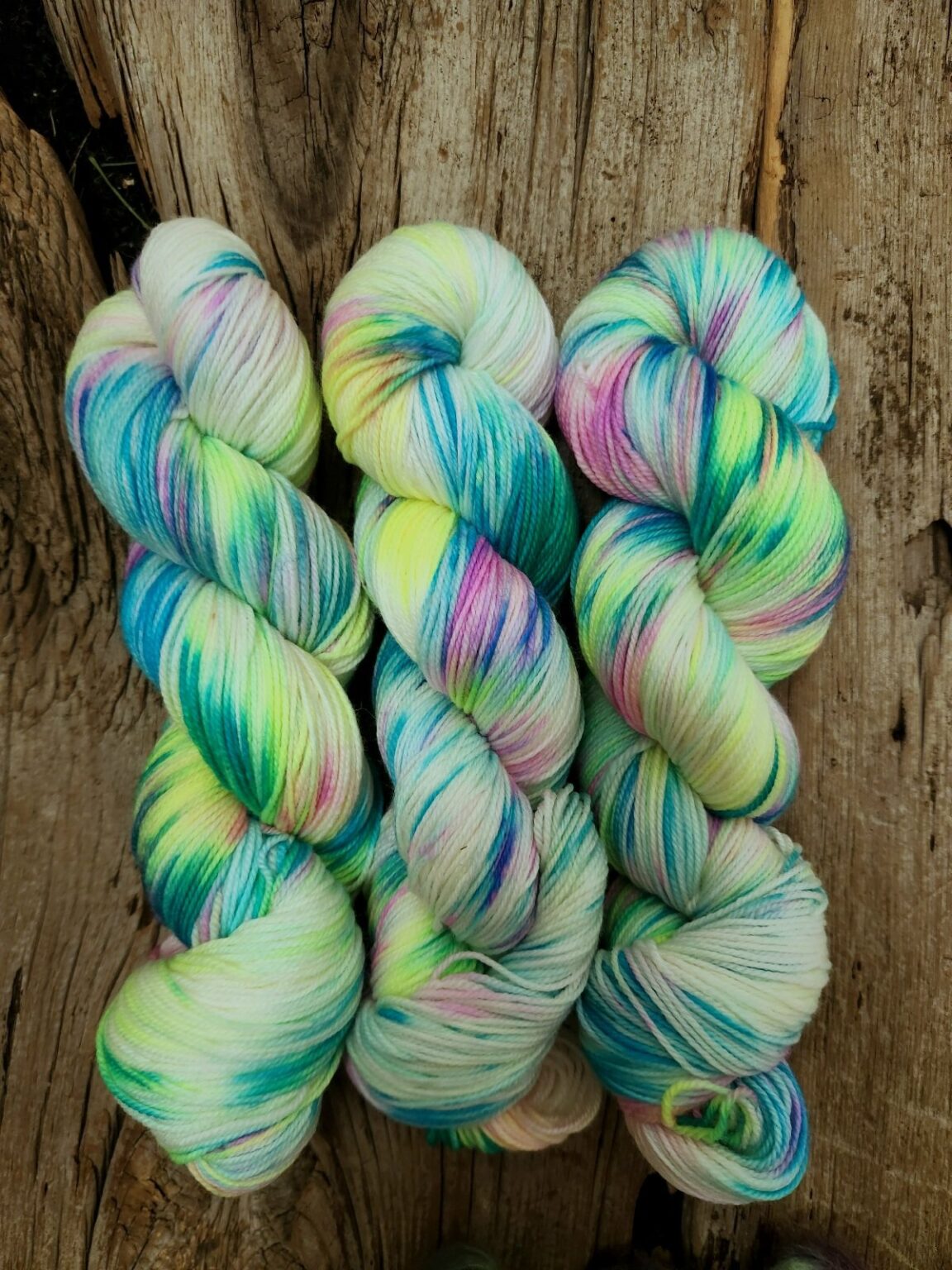 Hella Good | A 90s Colourway | Choose your Yarn – Stitch Noir